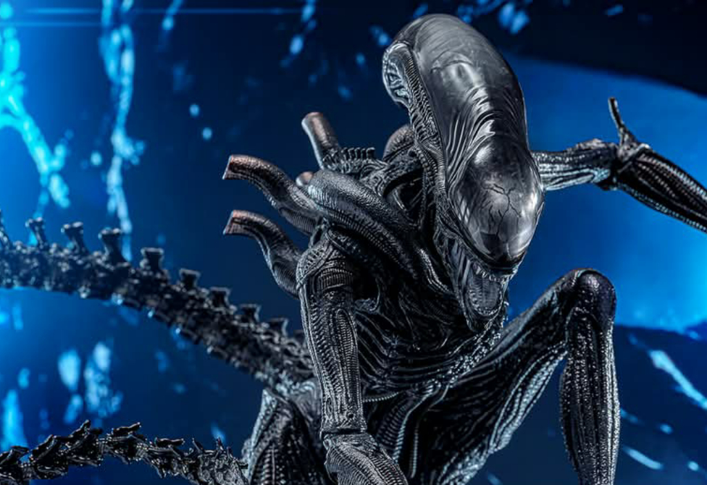 Hot Toys Alien: Romulus Scorched Xenomorph collectible figure images ...