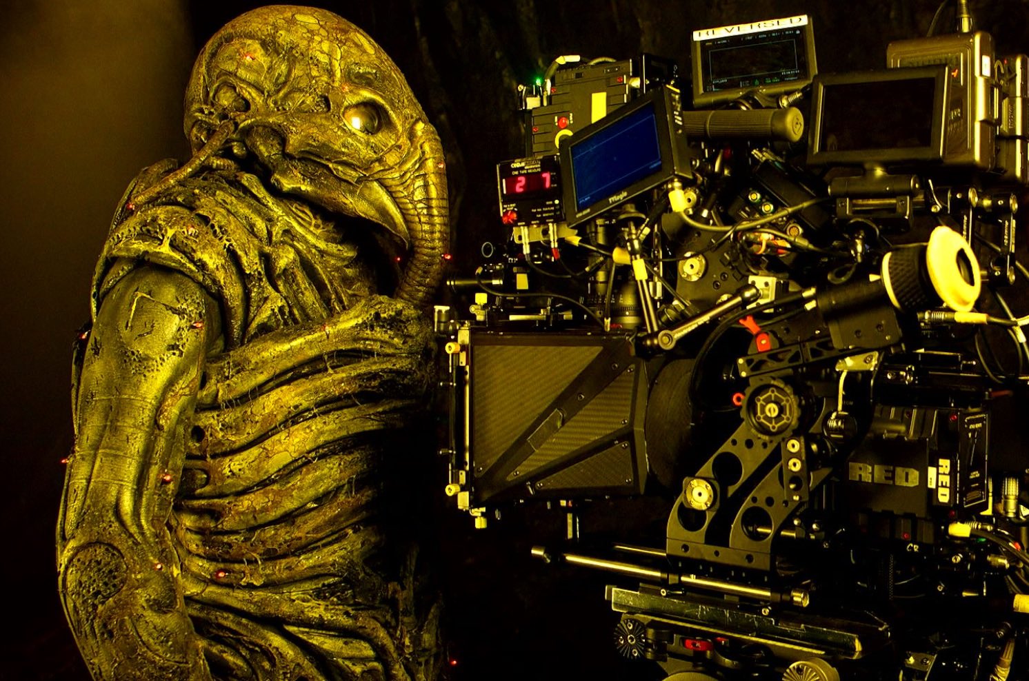 Engineer Pressure Suit behind the scenes (Prometheus Movie Images)