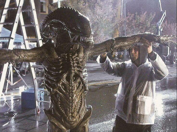 Rare photo of Xenomorph suit in AvP:R (Aliens vs. Predator Images Images)